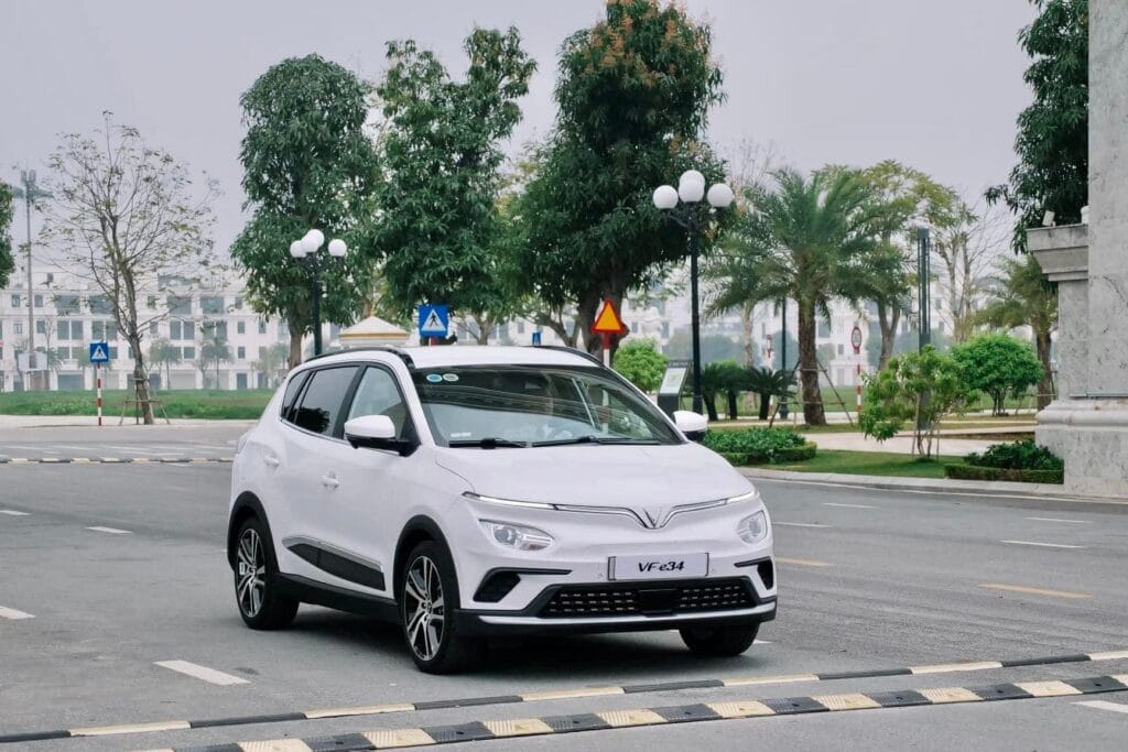 So Sánh Chi Phí Vận Hành Xe Điện VinFast VF E34 và Các Dòng Xe Xăng ...